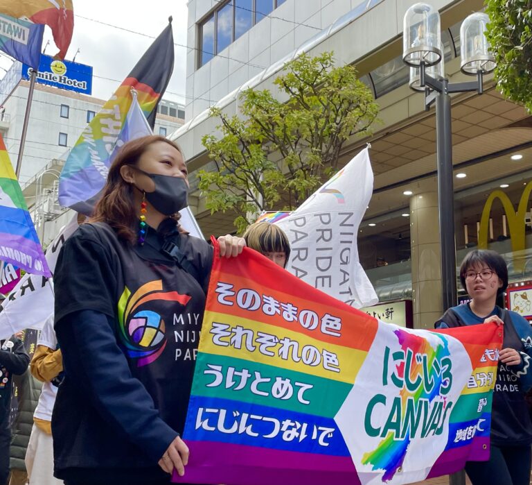 宮城県仙台市で「みやぎにじいろパレード2023」開催！約200人が市内を練り歩く | LGBT.jp